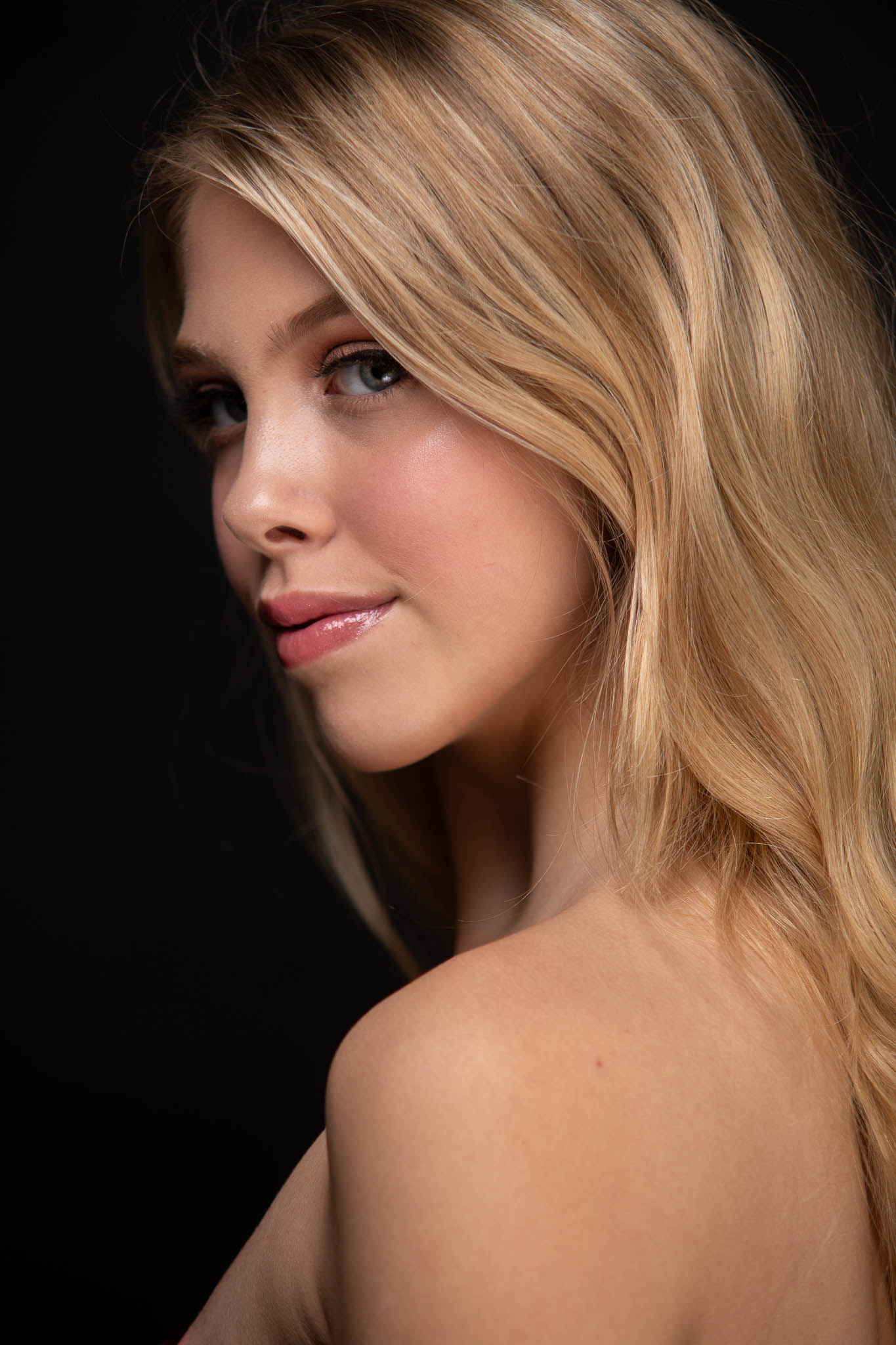 Model Portfolio – Avery - Lord & Hooks Photography & Media